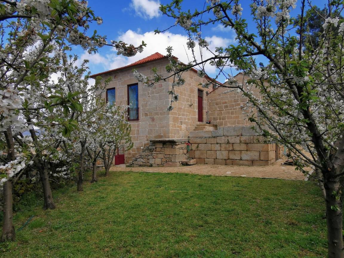 64 M² Casa ∙ 1 Quarto ∙ 4 Hóspedes - Sernancelhe