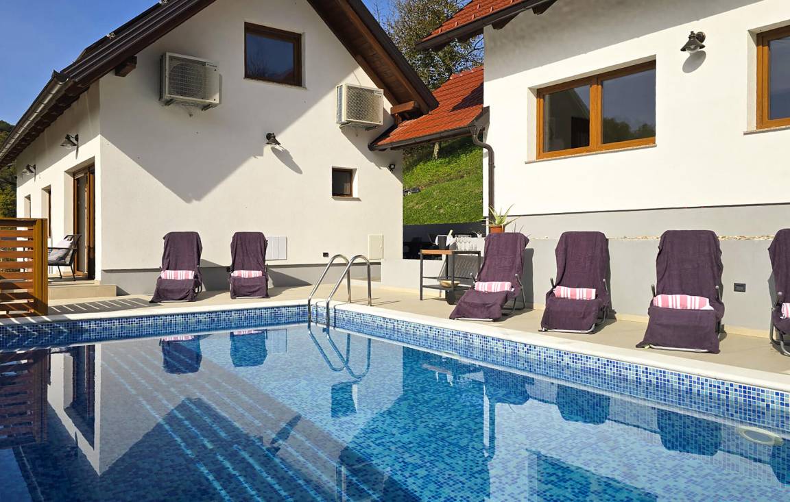 200 M² Huis ∙ 4 Slaapkamers ∙ 12 Gasten - Kroatië