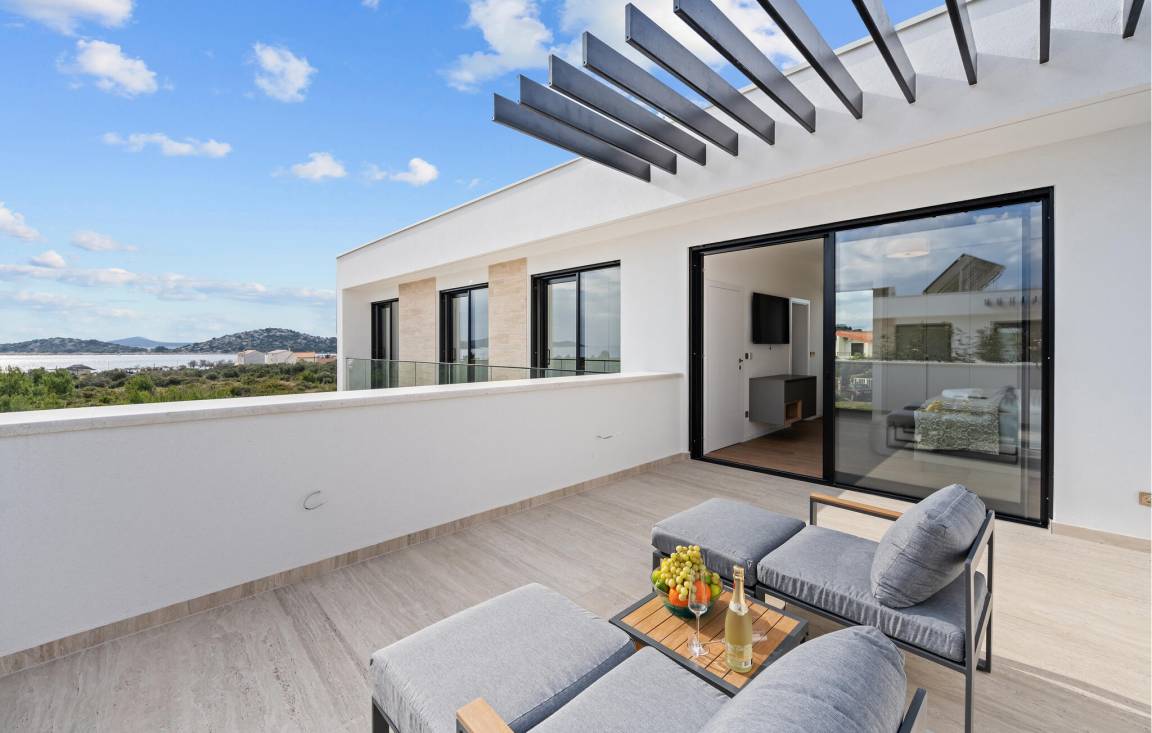 150 M² Maison De Vacances ∙ 3 Chambres ∙ 8 Personnes - Vodice