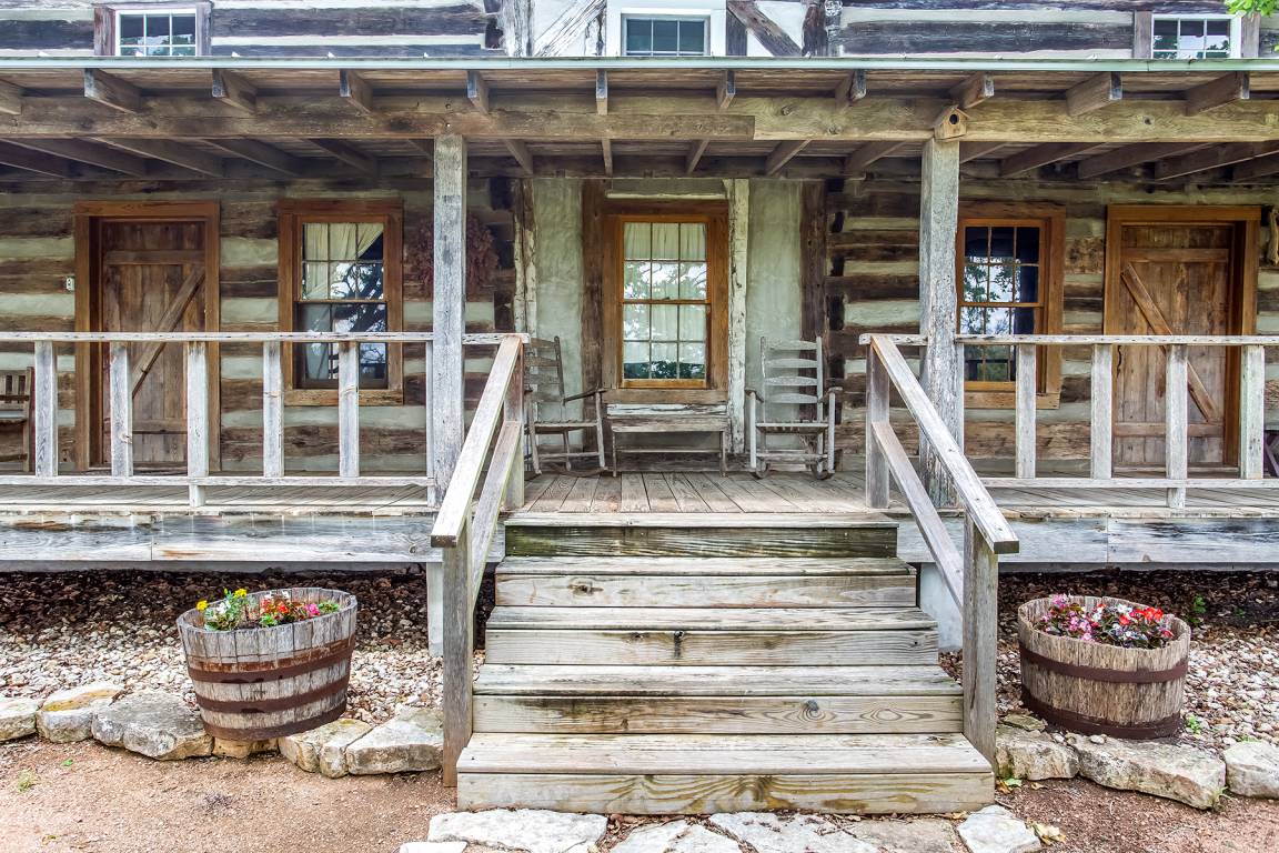 Cabin ∙ 3 Bedrooms ∙ 6 Guests - Texas