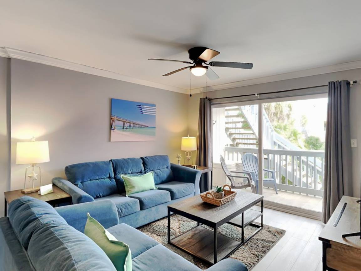 85 M² Condo ∙ 2 Bedrooms ∙ 8 Guests - Pensacola Beach, FL