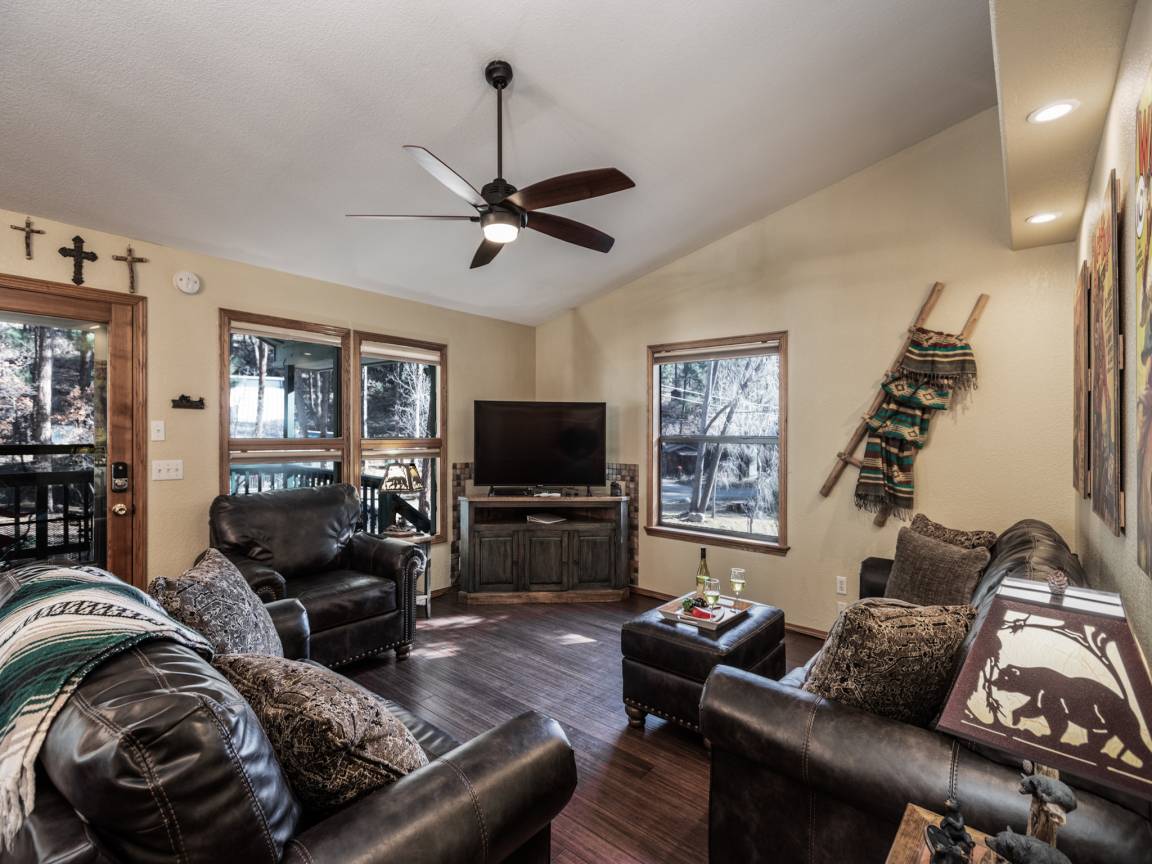 93 M² Cabin ∙ 2 Bedrooms ∙ 6 Guests - Ruidoso, NM