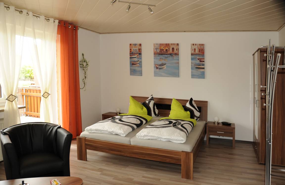 45 M² Ferienwohnung ∙ 1 Schlafzimmer ∙ 2 Gäste - Scheßlitz