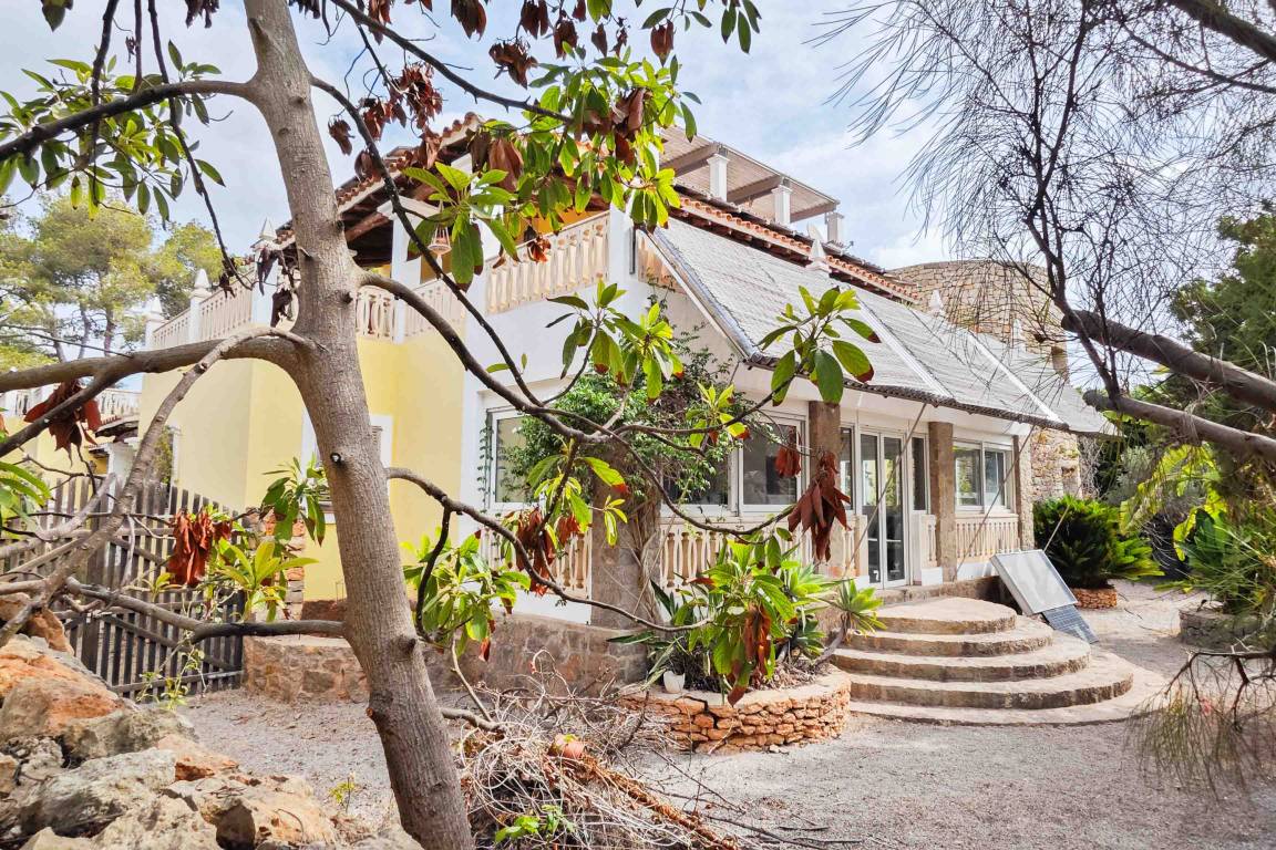 130 M² Villa ∙ 2 Bedrooms ∙ 6 Guests - Ibiza