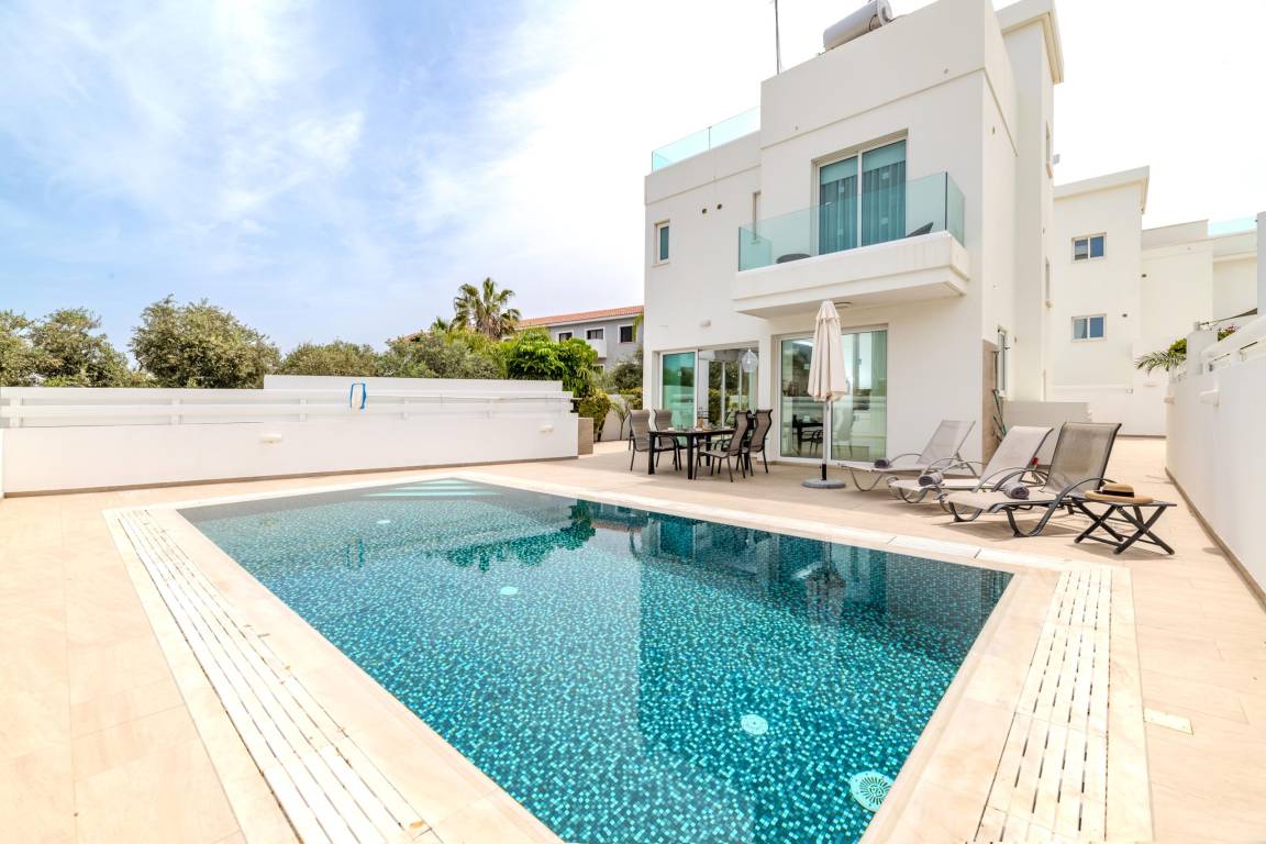 160 M² Villa ∙ 3 Bedrooms ∙ 6 Guests - Protaras