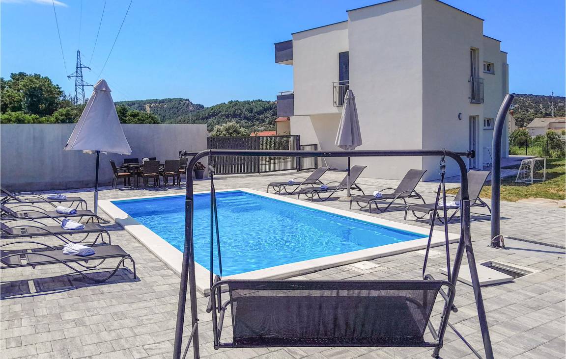 200 M² Maison De Vacances ∙ 4 Chambres ∙ 12 Personnes - Rab