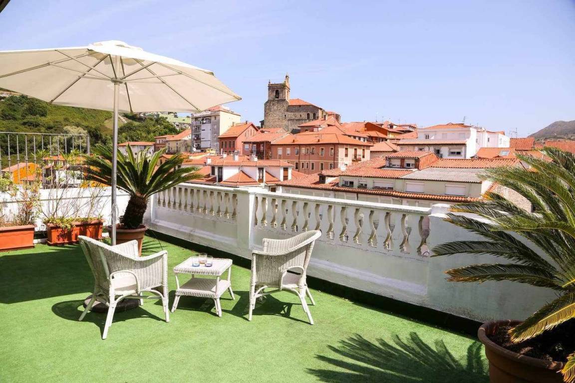 150 M² Appartement ∙ 3 Chambres ∙ 5 Personnes - Laredo