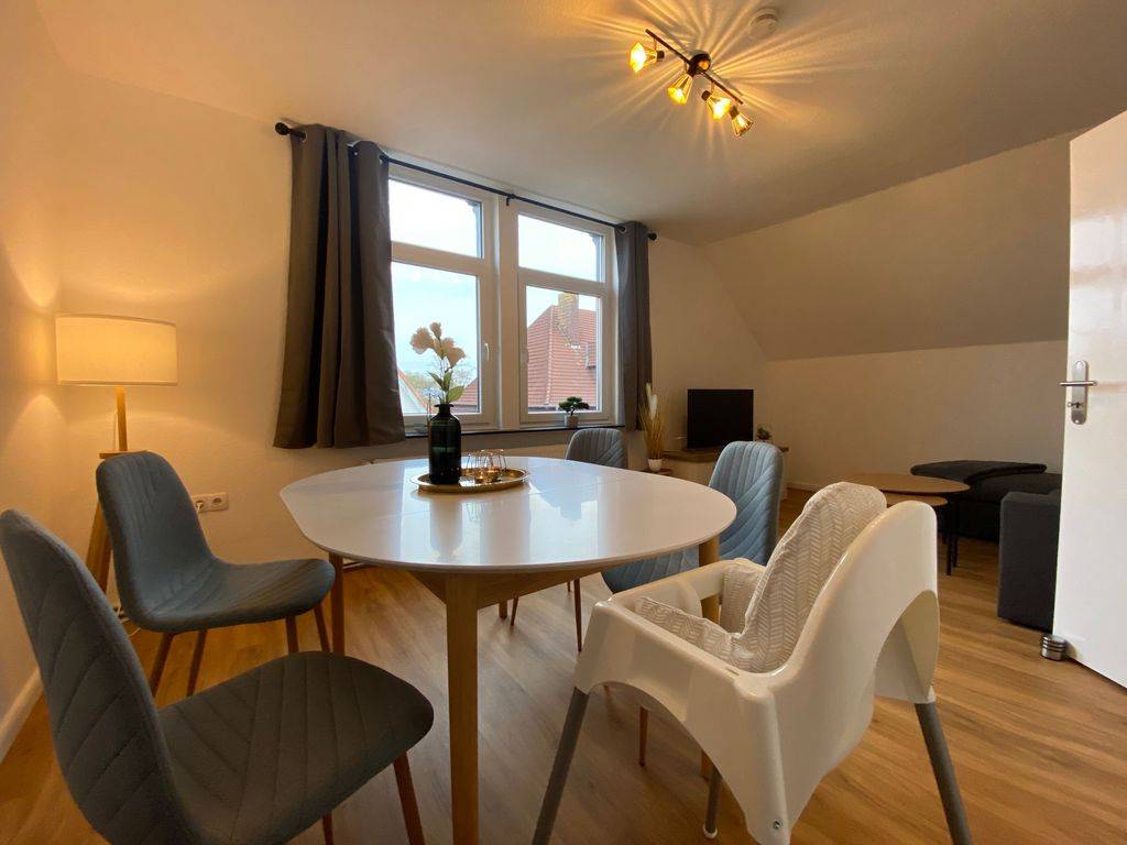 85 M² Ferienwohnung ∙ 2 Schlafzimmer ∙ 6 Gäste - Emden