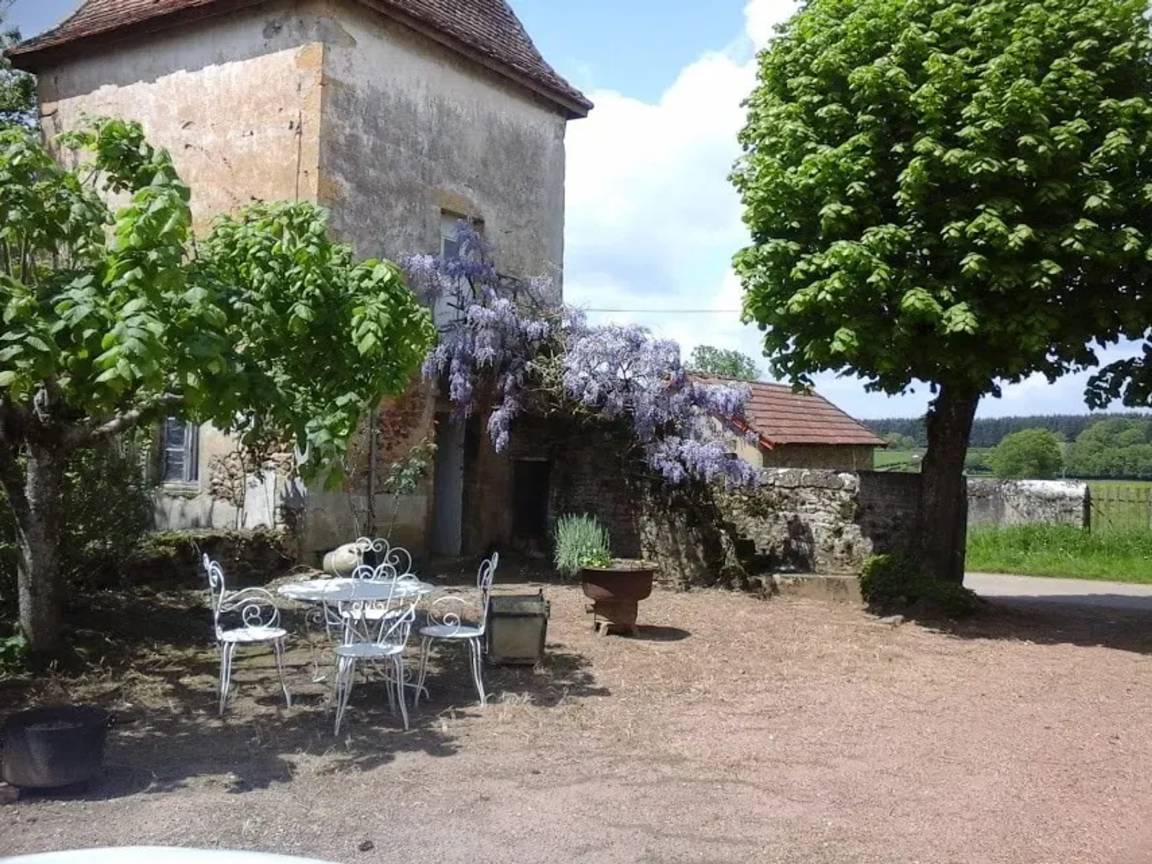 200 M² Maison De Vacances ∙ 4 Chambres ∙ 8 Personnes - La Clayette