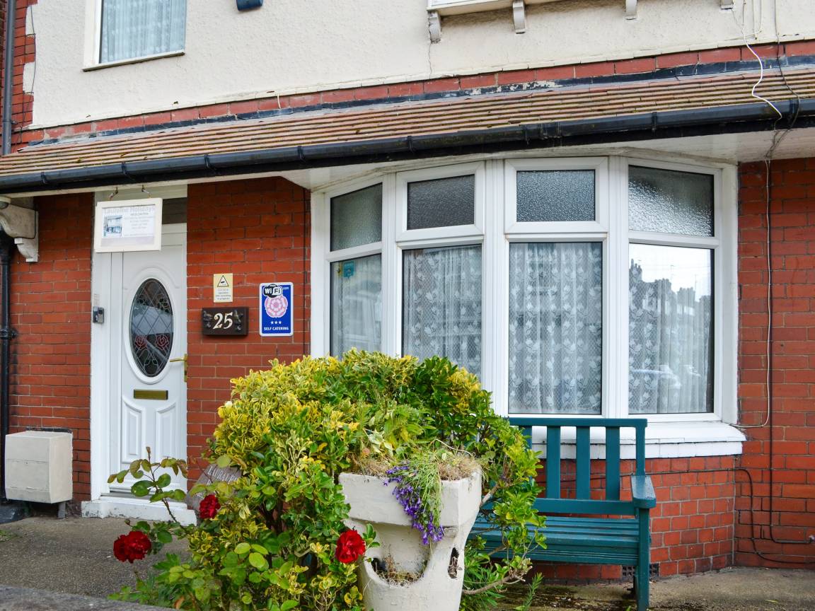 Cottage ∙ 3 Bedrooms ∙ 6 Guests - Bridlington