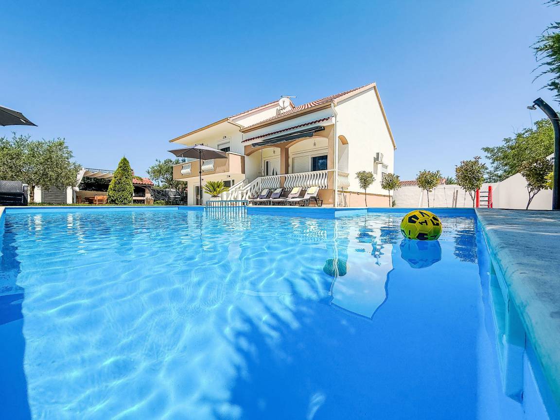 150 M² Ferienhaus ∙ 5 Schlafzimmer ∙ 10 Gäste - Zadar