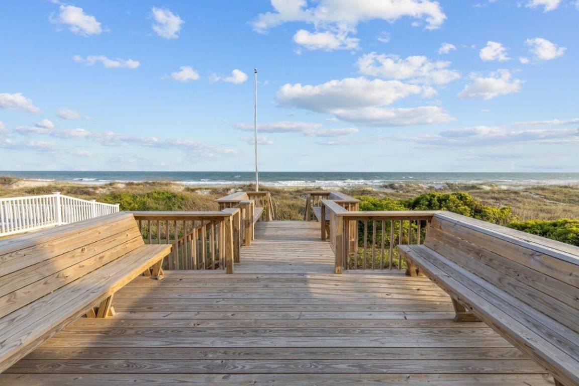 House ∙ 5 Bedrooms ∙ 12 Guests - Atlantic Beach, NC