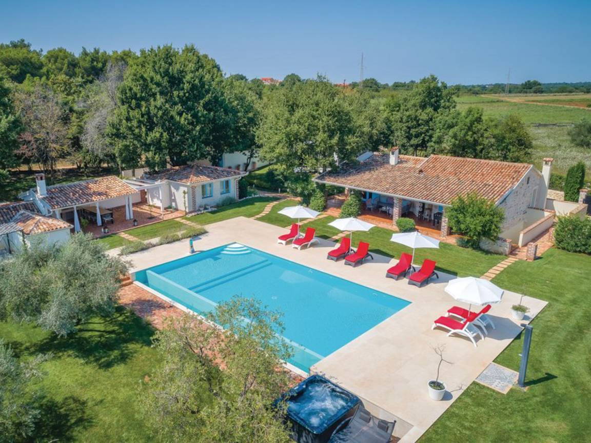 170 M² House ∙ 4 Bedrooms ∙ 10 Guests - Poreč