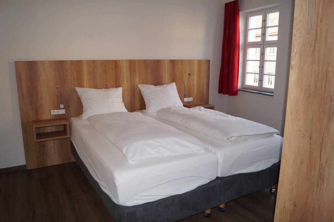 55 M² Ferienwohnung ∙ 2 Schlafzimmer ∙ 5 Gäste - Bad Windsheim