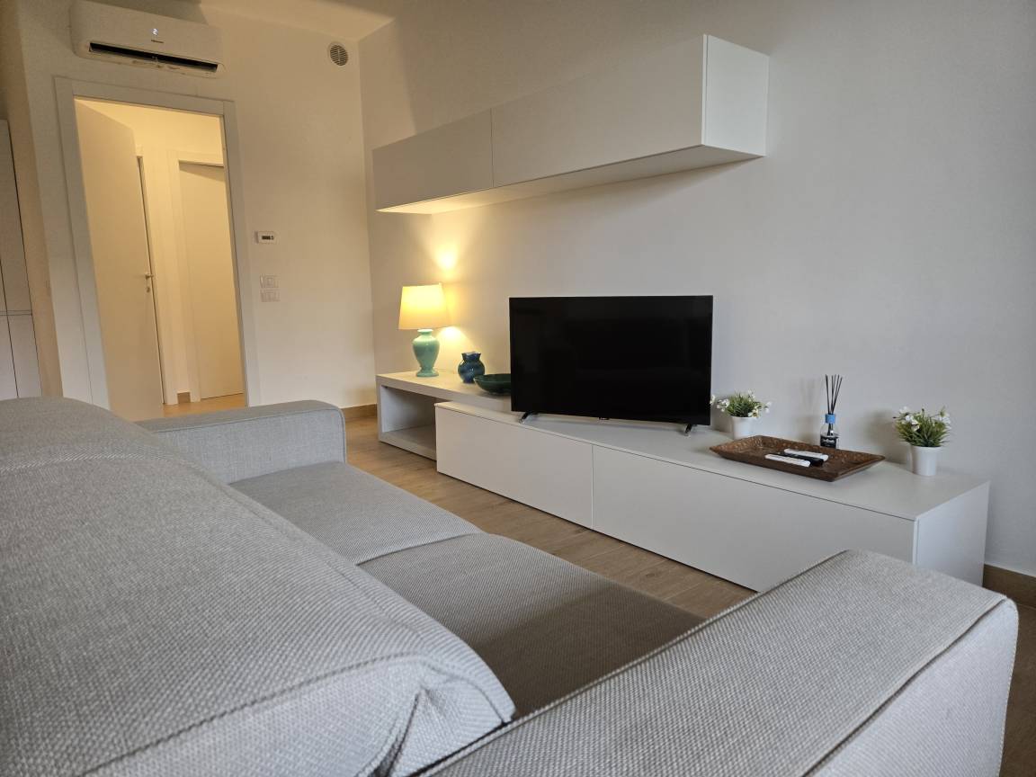 110 M² Apartment ∙ 2 Bedrooms ∙ 5 Guests - Sirmione