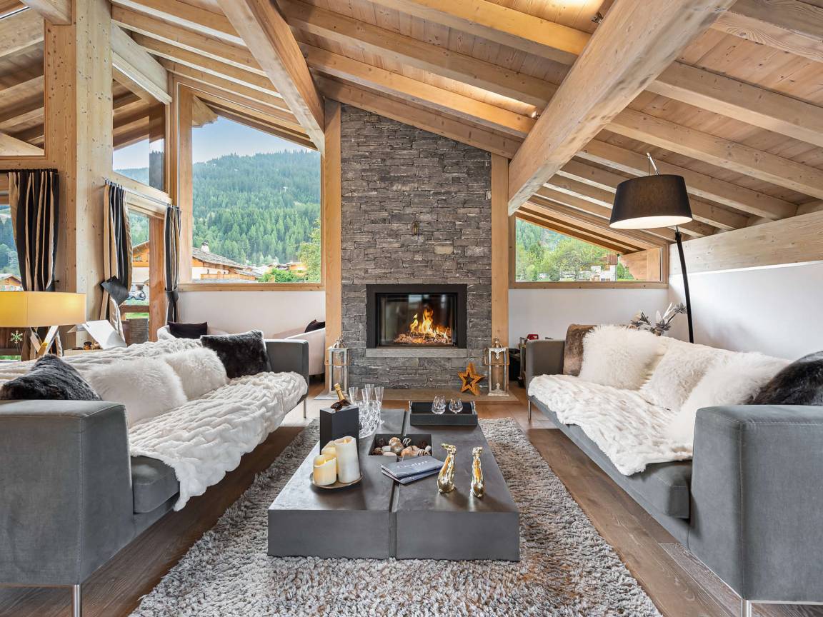 450 M² Chalet ∙ 6 Bedrooms ∙ 14 Guests - France