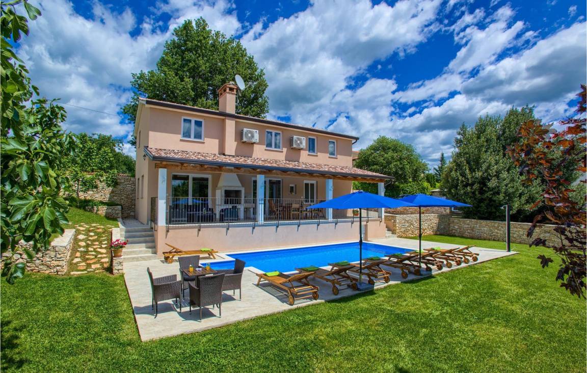 155 M² House ∙ 4 Bedrooms ∙ 10 Guests - Pazin