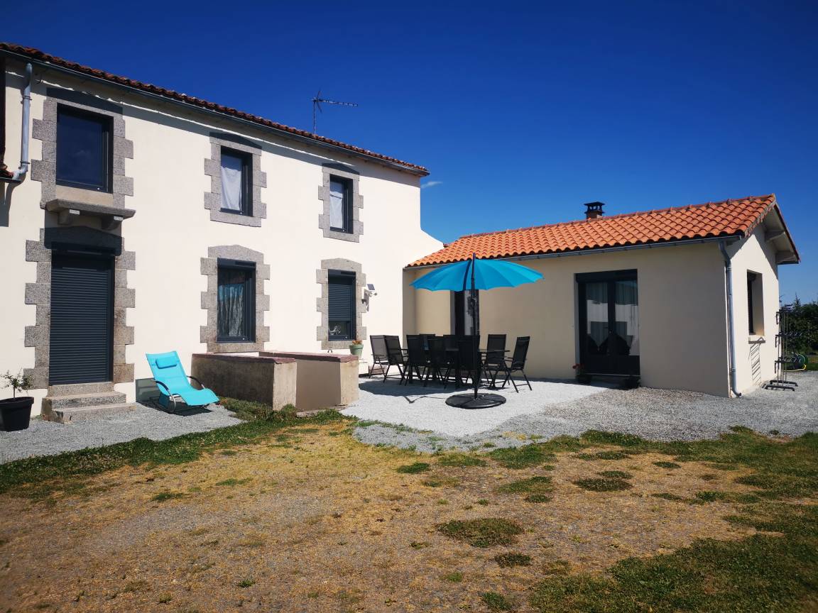 110 M² Chambre Privée ∙ 3 Chambres ∙ 9 Personnes - Pouzauges