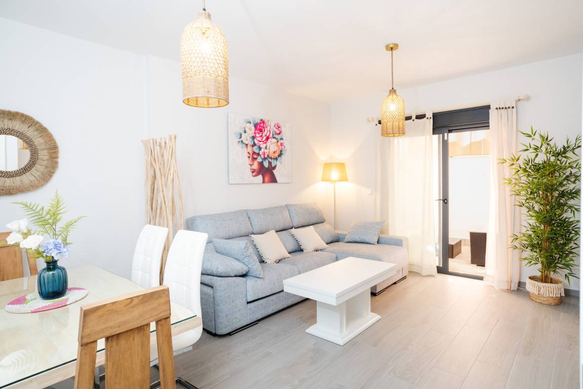 120 M² Casa ∙ 4 Habitaciones ∙ 8 Huéspedes - Sevilla, España