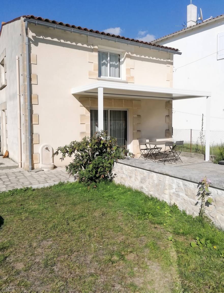 80 M² House ∙ 2 Bedrooms ∙ 4 Guests - Royan