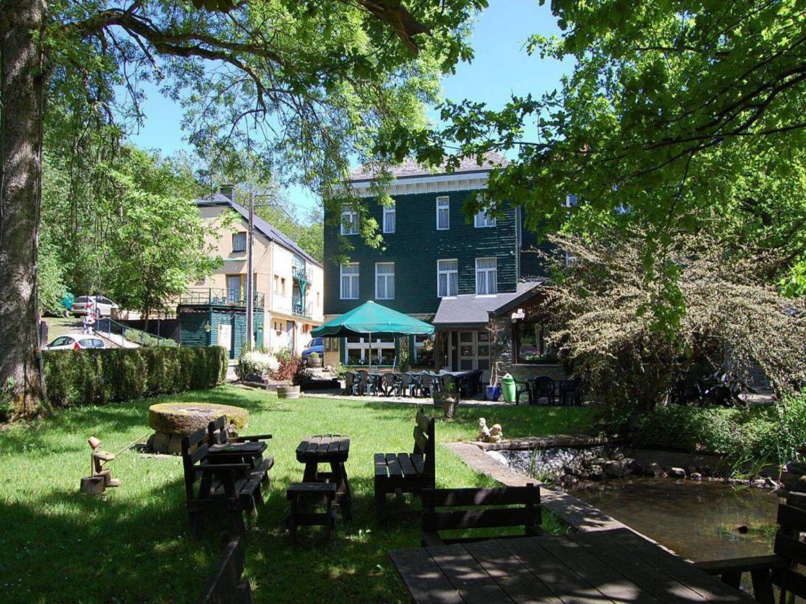 Maison De Vacances ∙ 17 Chambres ∙ 36 Personnes - La Roche-en-Ardenne