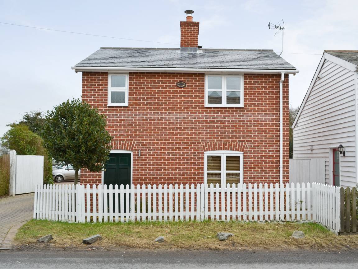 Cottage ∙ 1 Bedroom ∙ 3 Guests - Colchester Zoo