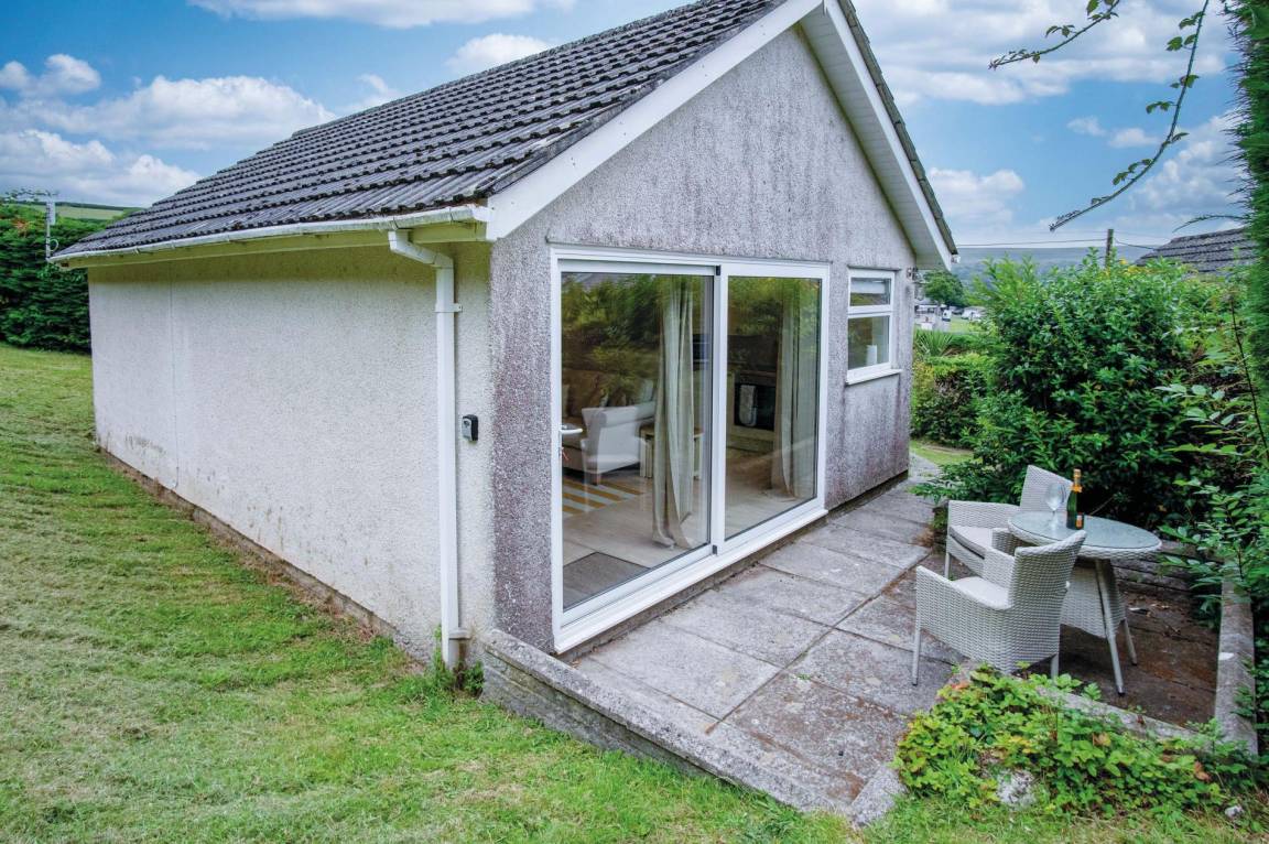 35 M² Chalet ∙ 2 Bedrooms ∙ 4 Guests - Wales