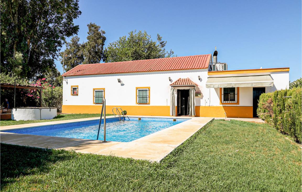 100 M² Casa ∙ 3 Habitaciones ∙ 6 Huéspedes - Utrera
