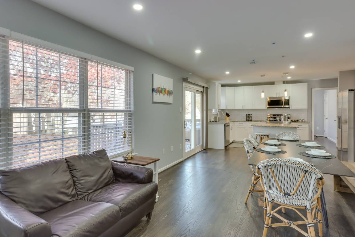 185 M² Apartment ∙ 4 Bedrooms ∙ 8 Guests - Hyattsville, MD