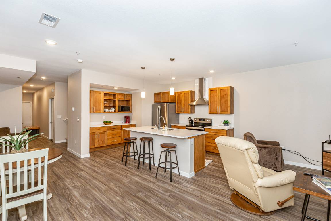 Condo ∙ 3 Bedrooms ∙ 8 Guests - Fargo, ND