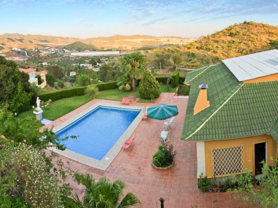 300 M² Ferienhaus ∙ 4 Schlafzimmer ∙ 8 Gäste - Málaga