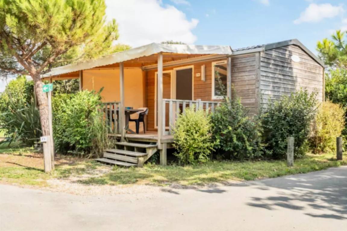 17 M² Mobil-home ∙ 1 Chambre ∙ 2 Personnes - La Rochelle
