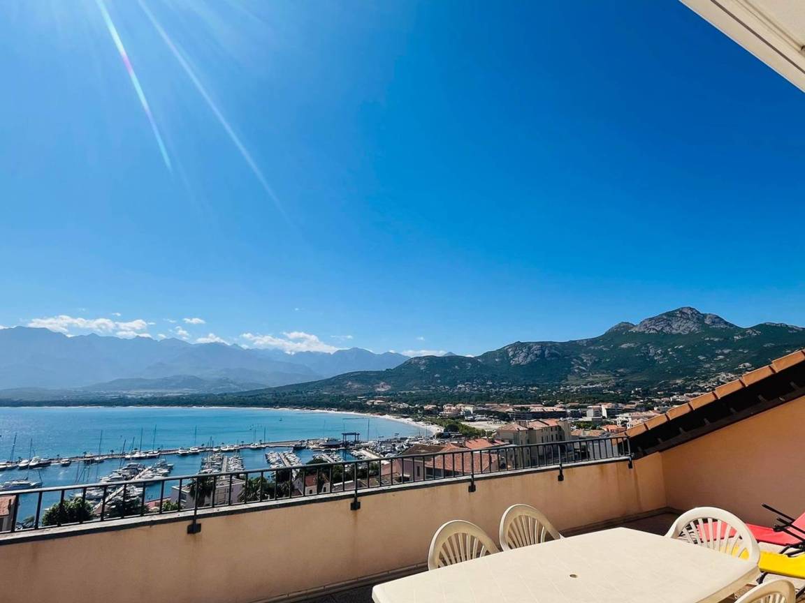 100 M² Appartement ∙ 3 Chambres ∙ 6 Personnes - Calvi