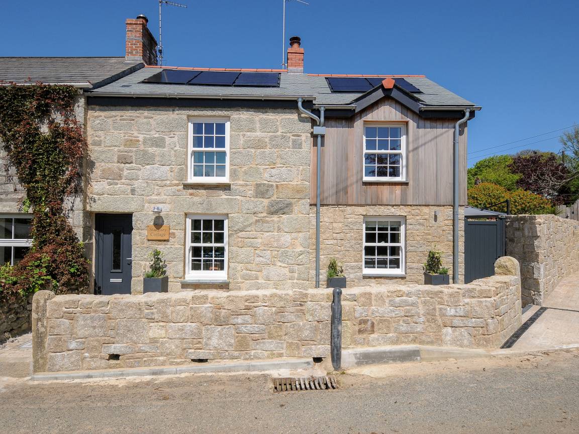 Cottage ∙ 3 Bedrooms ∙ 6 Guests - Praa Sands