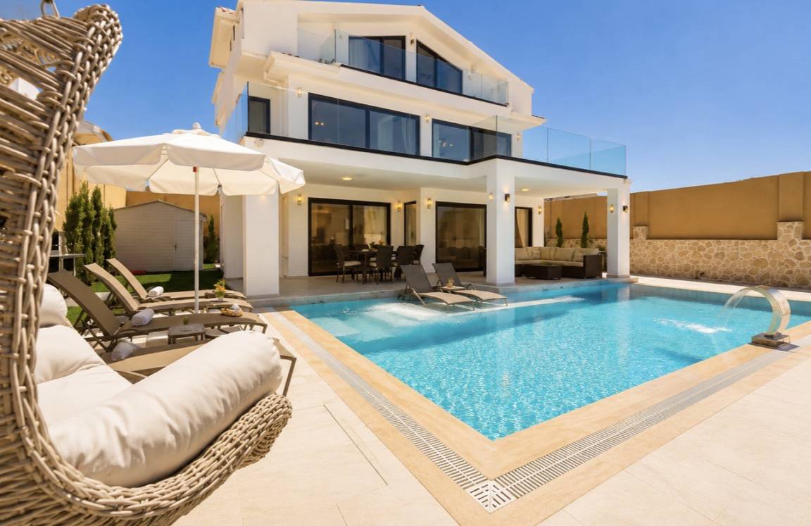 300 M² Villa Vacanza ∙ 4 Camere Da Letto ∙ 8 Ospiti - Ölüdeniz
