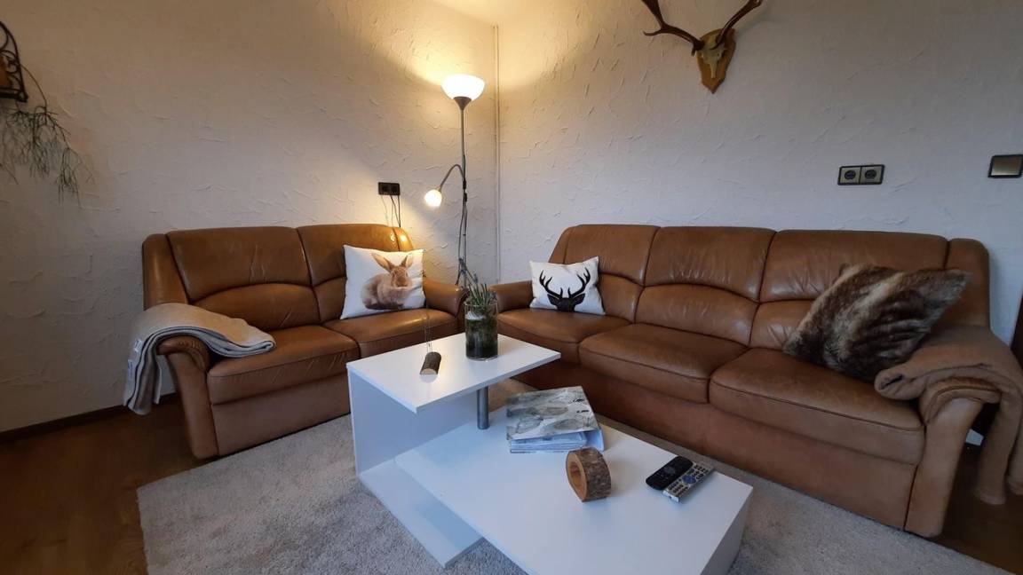 95 M² Ferienwohnung ∙ 2 Schlafzimmer ∙ 5 Gäste - Amorbach