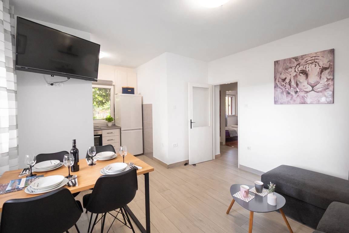 55 M² Ferienwohnung ∙ 2 Schlafzimmer ∙ 6 Gäste - Šibenik