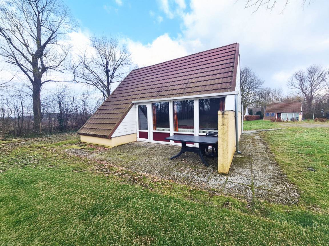 60 M² Bungalow ∙ 2 Bedrooms ∙ 4 Guests - Aachen