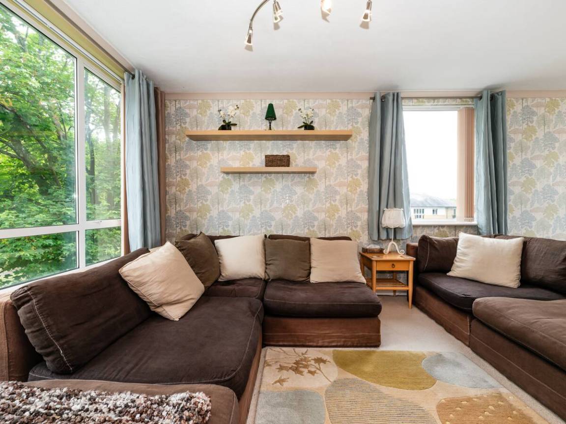 74 M² Apartment ∙ 1 Bedroom ∙ 2 Guests - Thames Ditton