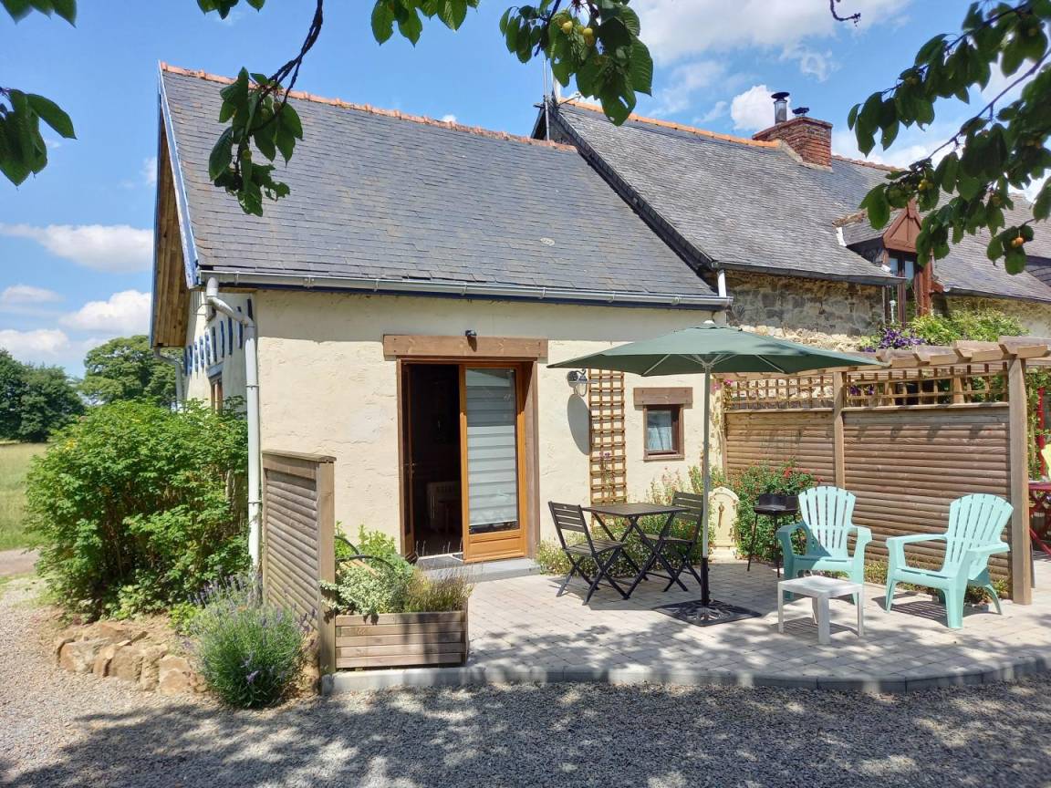 30 M² Gîte ∙ 1 Chambre ∙ 2 Personnes - Combourg