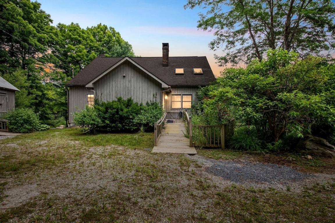 House ∙ 4 Bedrooms ∙ 10 Guests - Manchester, VT