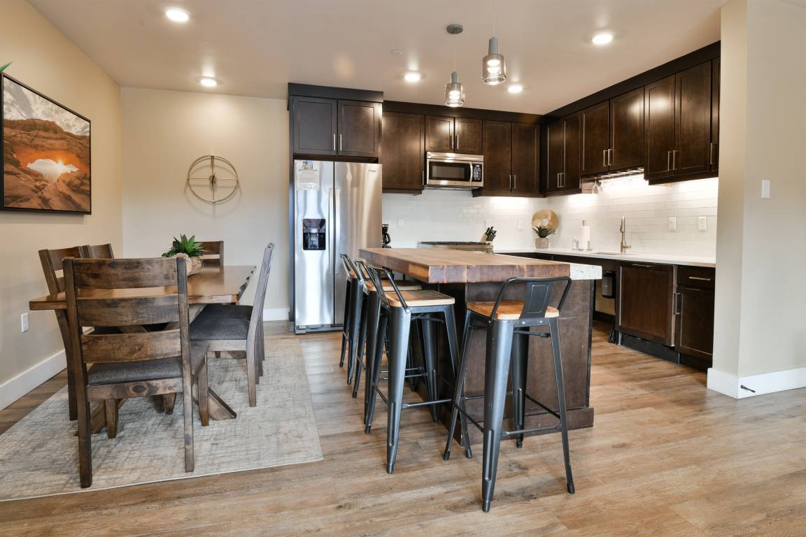 598 M² Condo ∙ 12 Bedrooms ∙ 50 Guests - Utah