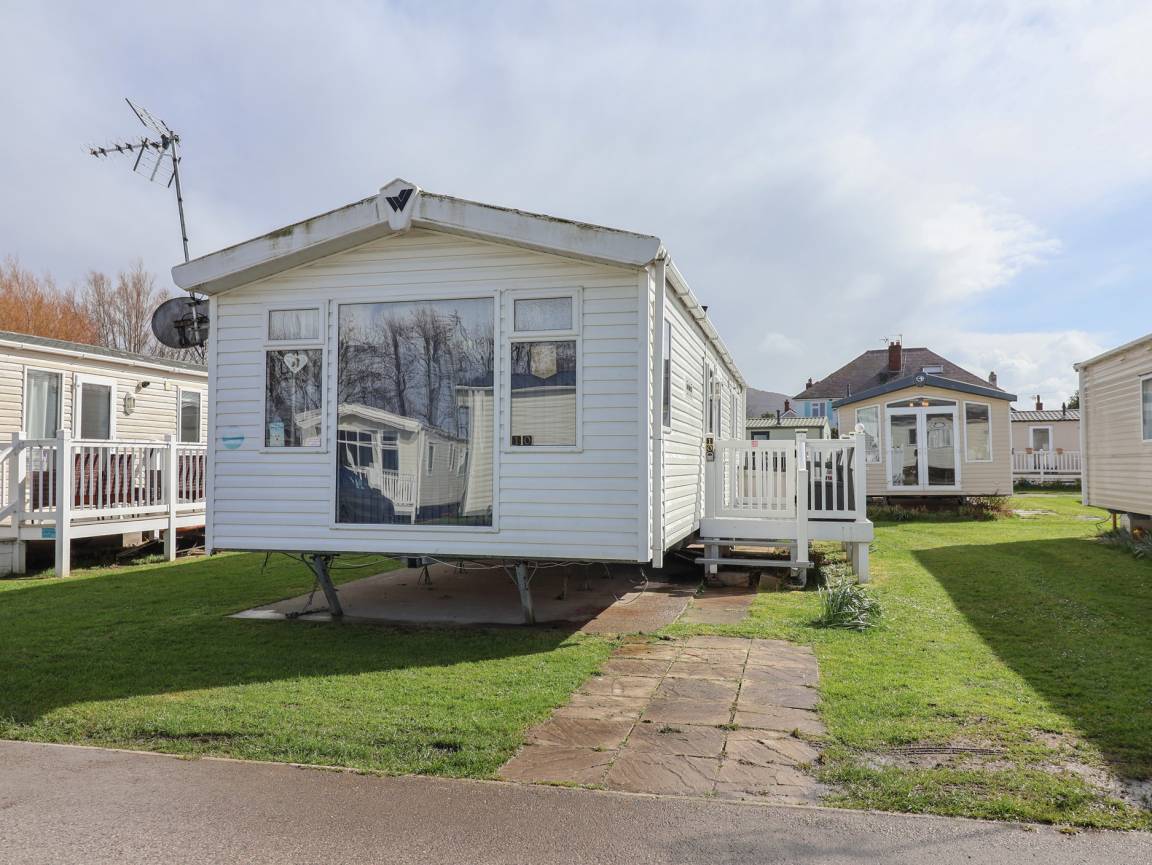 Cottage ∙ 2 Bedrooms ∙ 6 Guests - Prestatyn