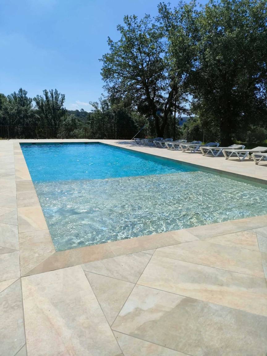 400 M² House ∙ 7 Bedrooms ∙ 22 Guests - Banyoles