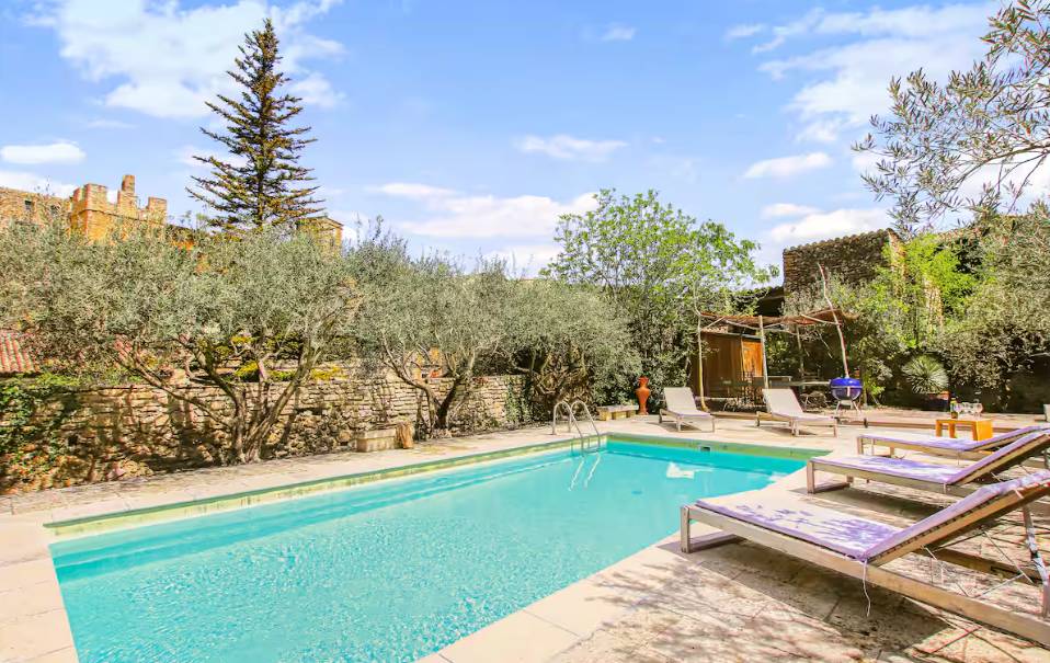 350 M² Maison De Vacances ∙ 6 Chambres ∙ 12 Personnes - Pierrelatte