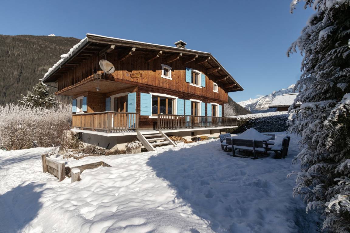 207 M² Chalet ∙ 4 Bedrooms ∙ 8 Guests - Servoz