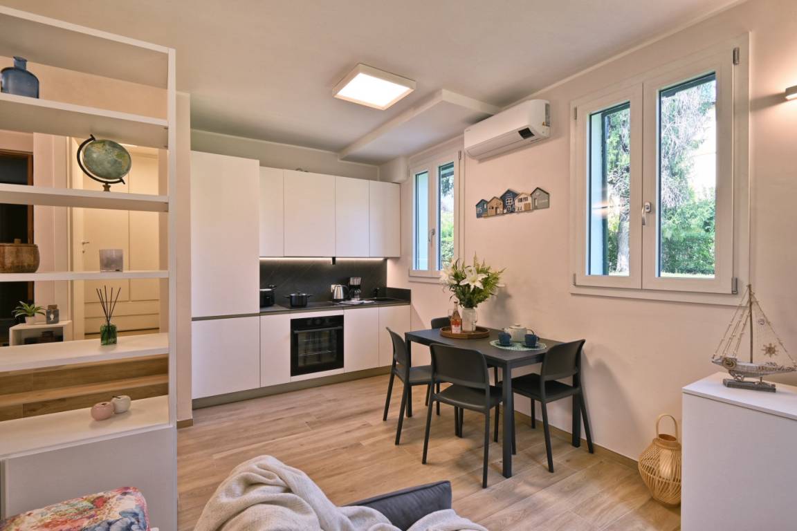 35 M² Apartment ∙ 2 Guests - Gardone Riviera