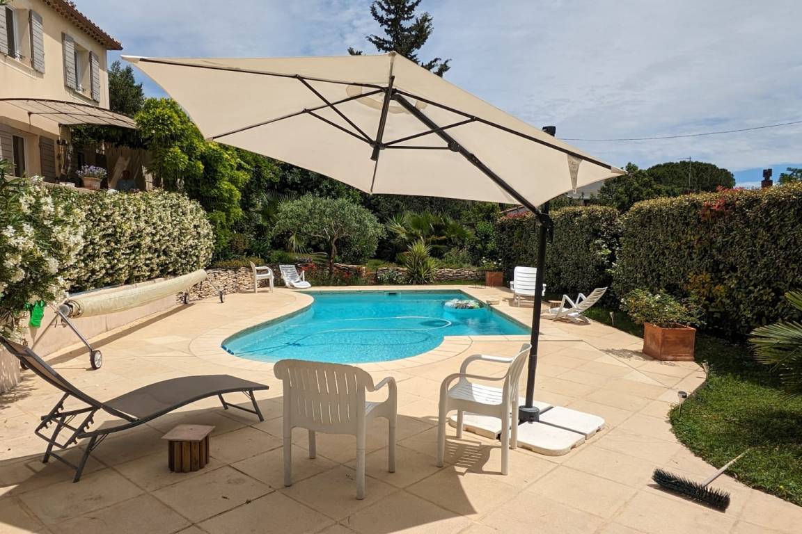 230 M² Maison De Vacances ∙ 5 Chambres ∙ 10 Personnes - Villeneuve-lès-Avignon