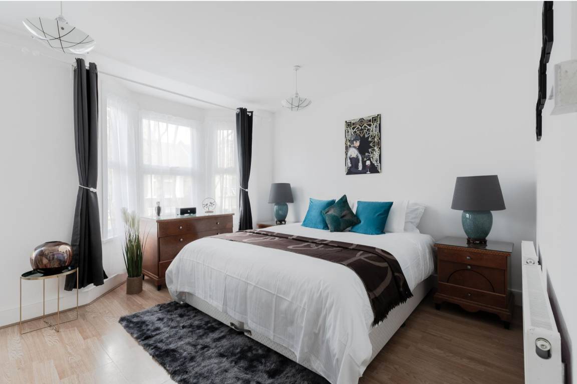 110 M² Ferienhaus ∙ 4 Schlafzimmer ∙ 6 Gäste - London