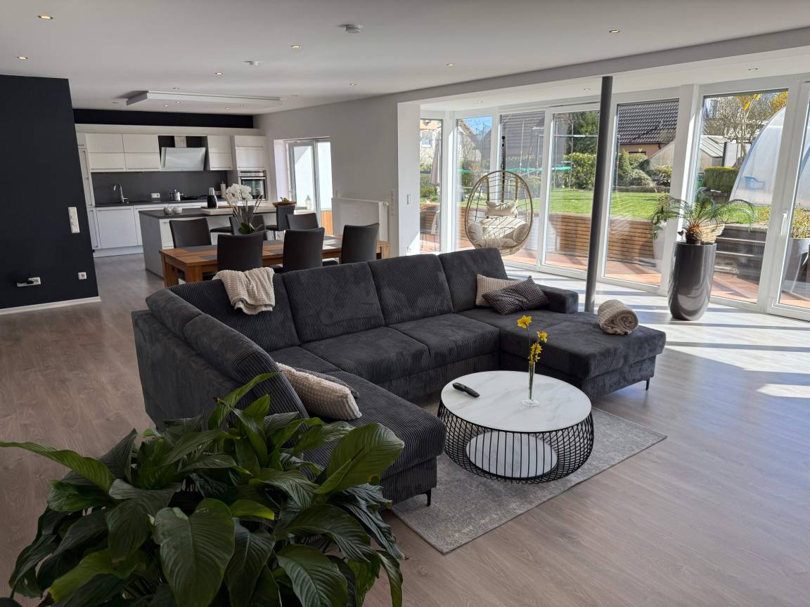 Ferienwohnung ∙ 2 Schlafzimmer ∙ 4 Gäste - Mellrichstadt